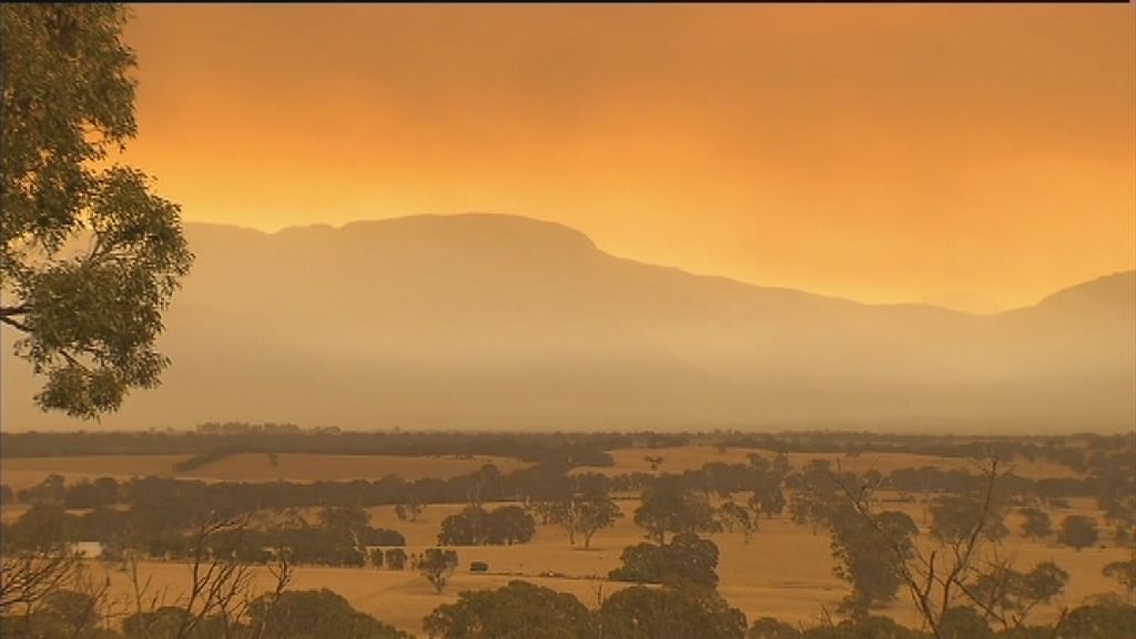 Fire crews remain vigilant about Grampians bushfire ahead of more hot ...