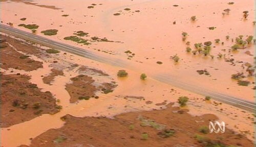 SA, Vic towns overwhelmed by floods - ABC News