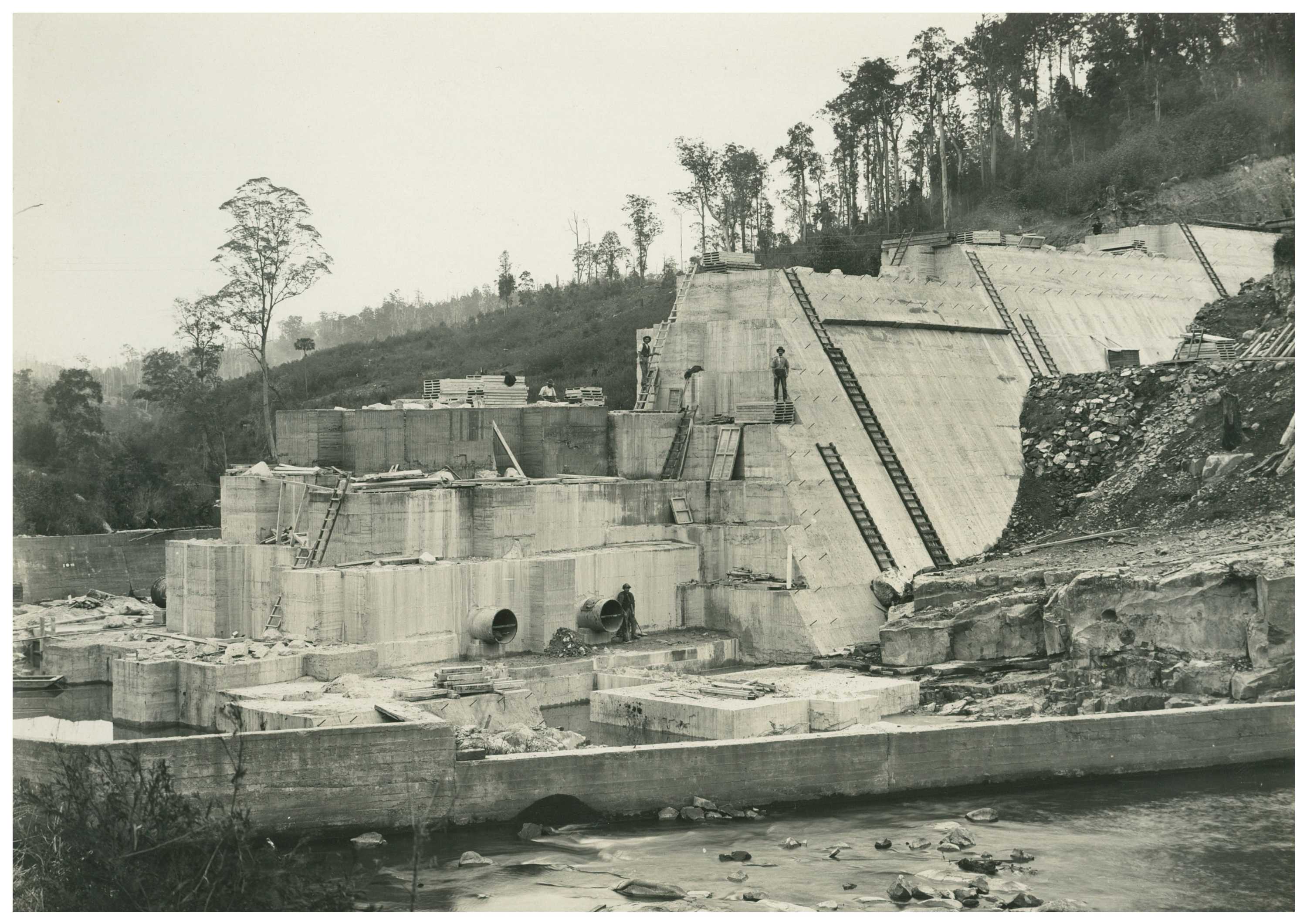 Hunter Valley dam marks 100th birthday - ABC News