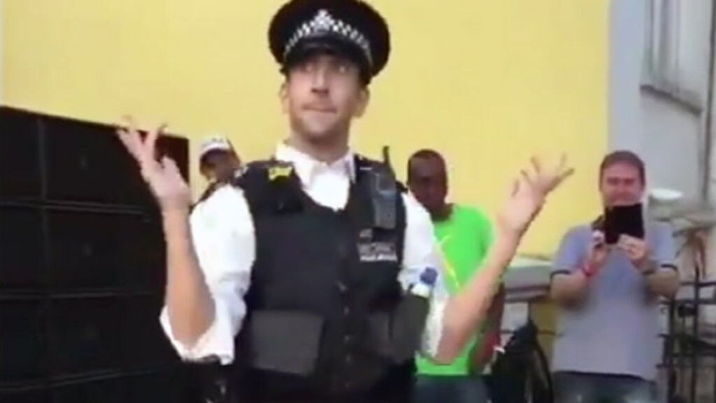 Dancing Dan the London cop lights up social media after impromptu ...