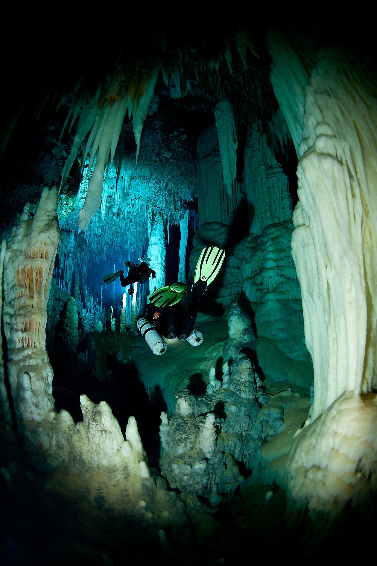 Cave diving: Your greatest fears rolled into one extreme hobby - ABC News