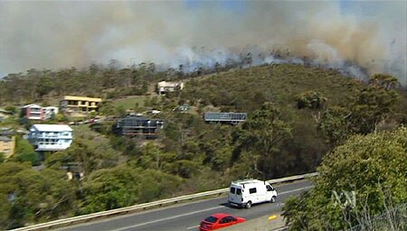 Fresh blazes spark up in Hobart - ABC News