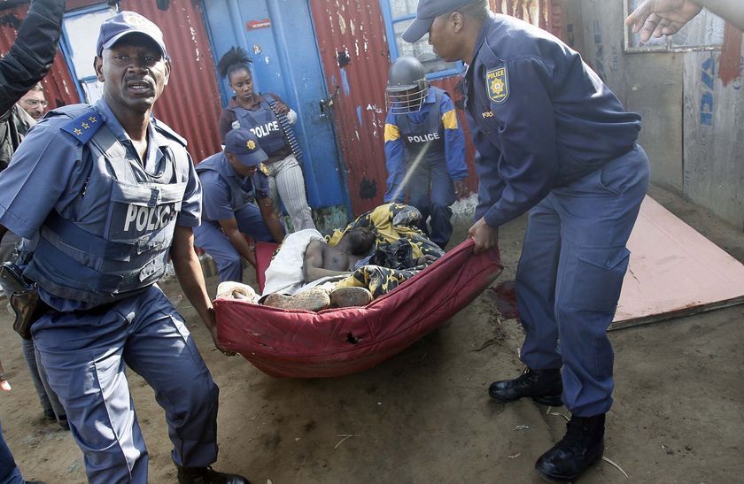 Mob violence escalates in South Africa - ABC News