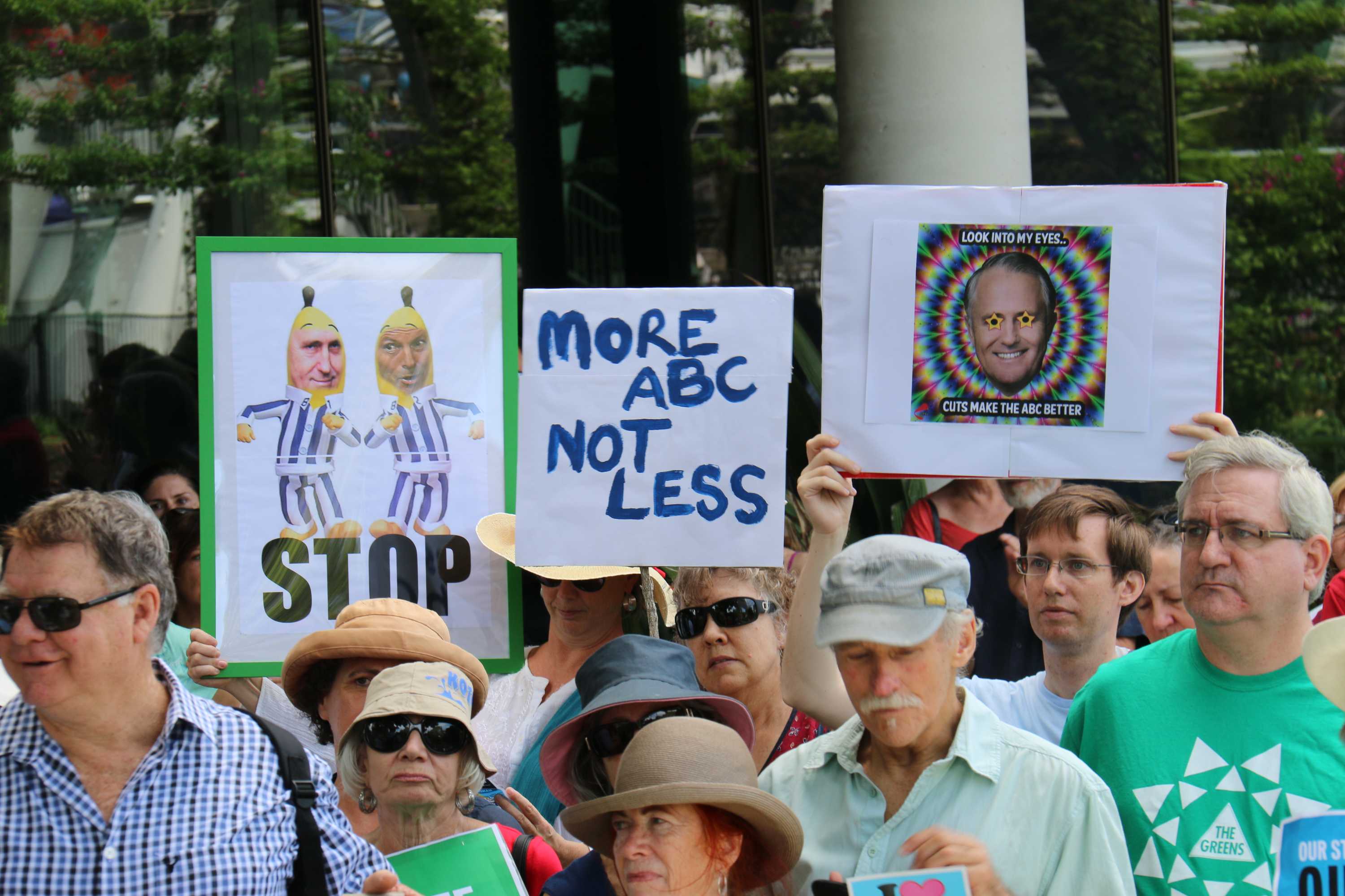 Opponents of Federal Government's ABC funding cuts rally in Brisbane ...