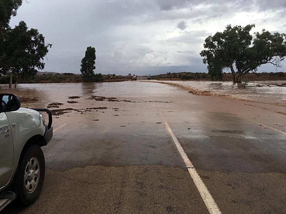 South Australian outback roads cut off by floodwaters - ABC News