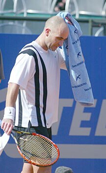 Agassi and Hewitt set for Wimbledon battle of the ages - ABC News