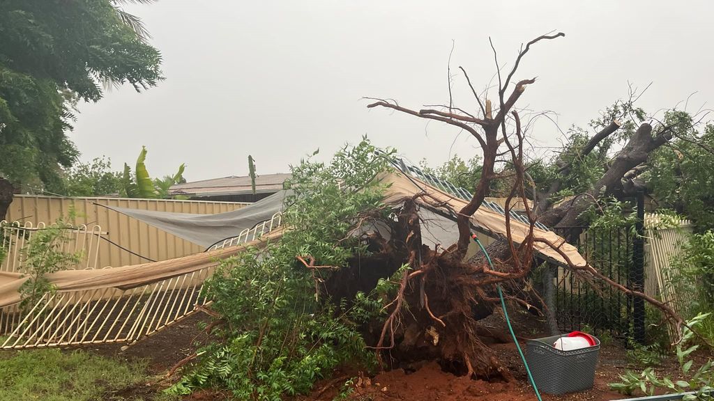 Strong winds cause damage in Port Hedland ahead of a cyclone. - ABC News