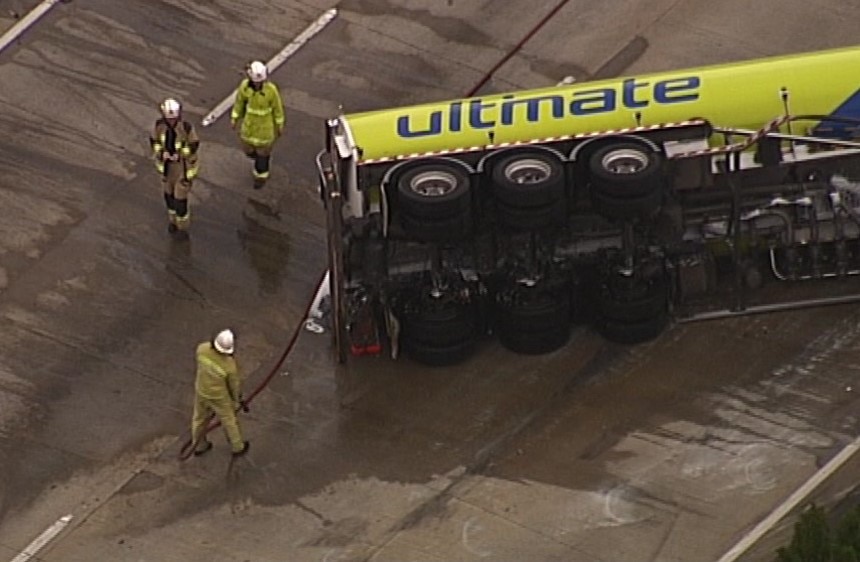 Fuel spills on M1 as tanker crashes, northbound lanes of the Pacific ...