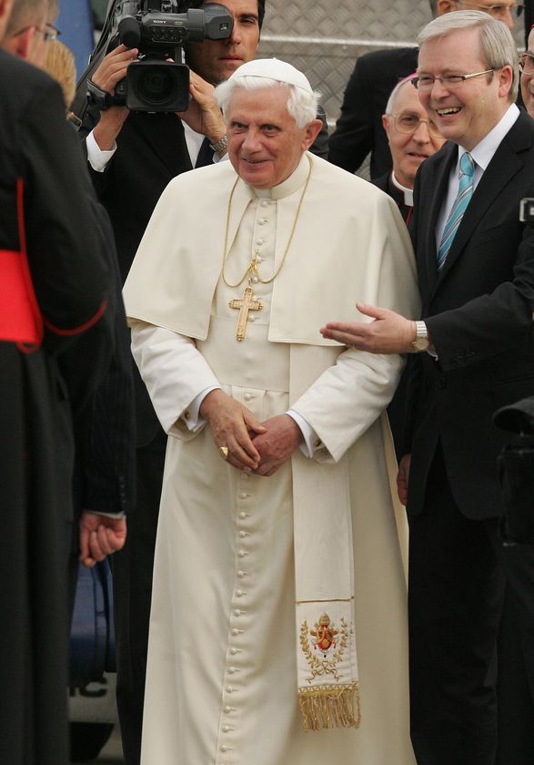 Pope rests, following arrival in Aust - ABC News