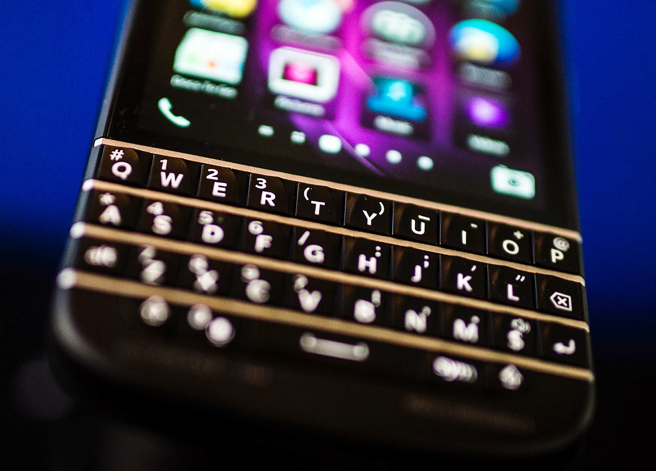 Australian Federal Police seize Phantom Secure phones as part of global ...