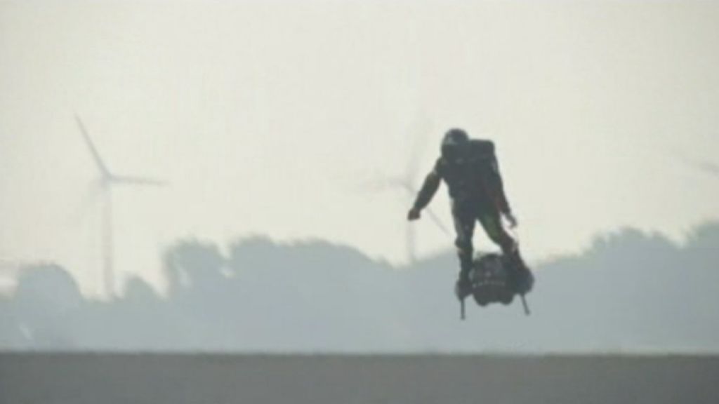 A crowd gathered to watch French Inventor Franky Zapata take off - ABC News