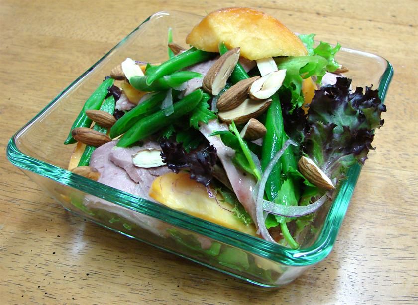 Smoked duck salad with peaches and almonds - ABC News