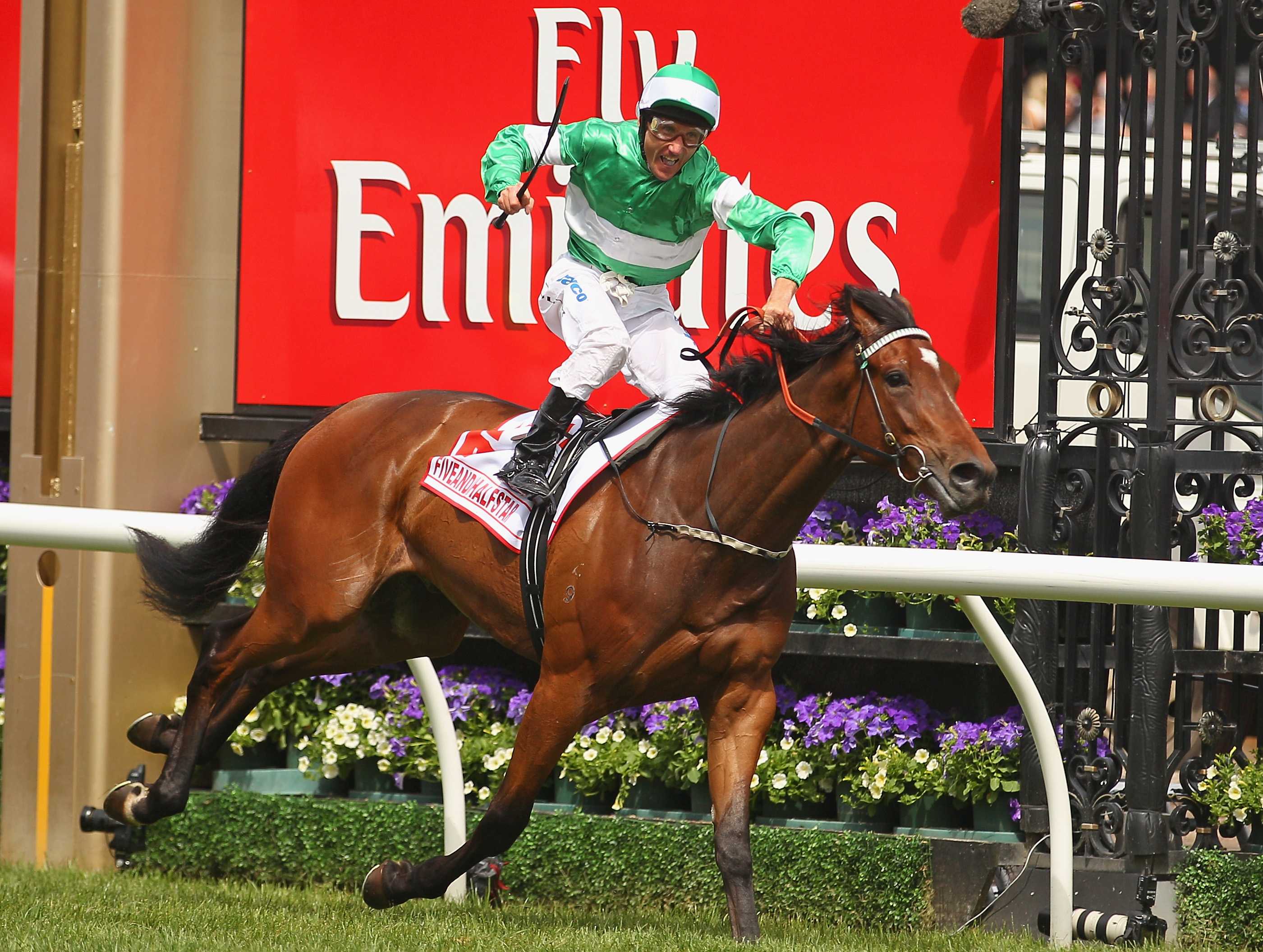 Oliver produces Fiveandahalfstar ride for brother Jason - ABC News