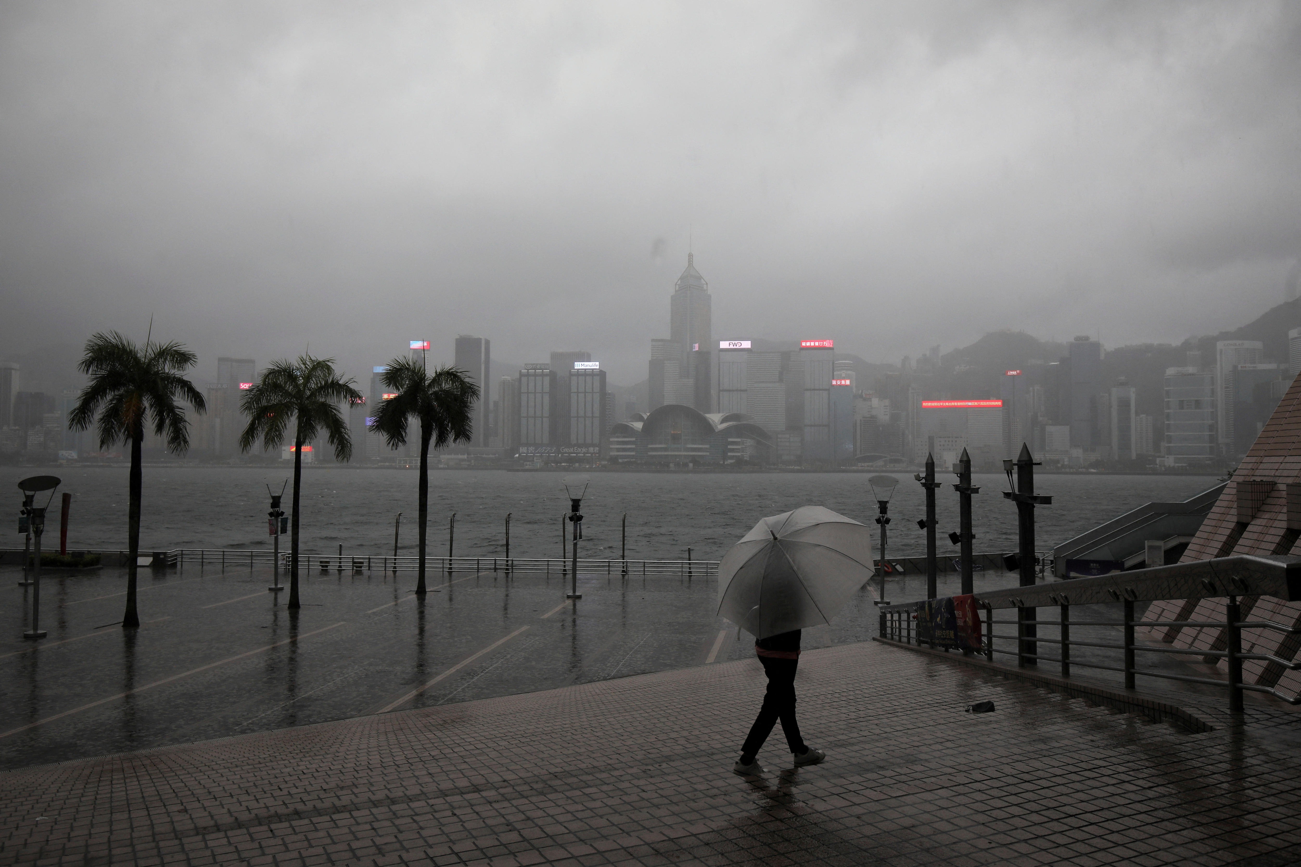 More than 20 crew missing in waters off Hong Kong after Typhoon Chaba ...