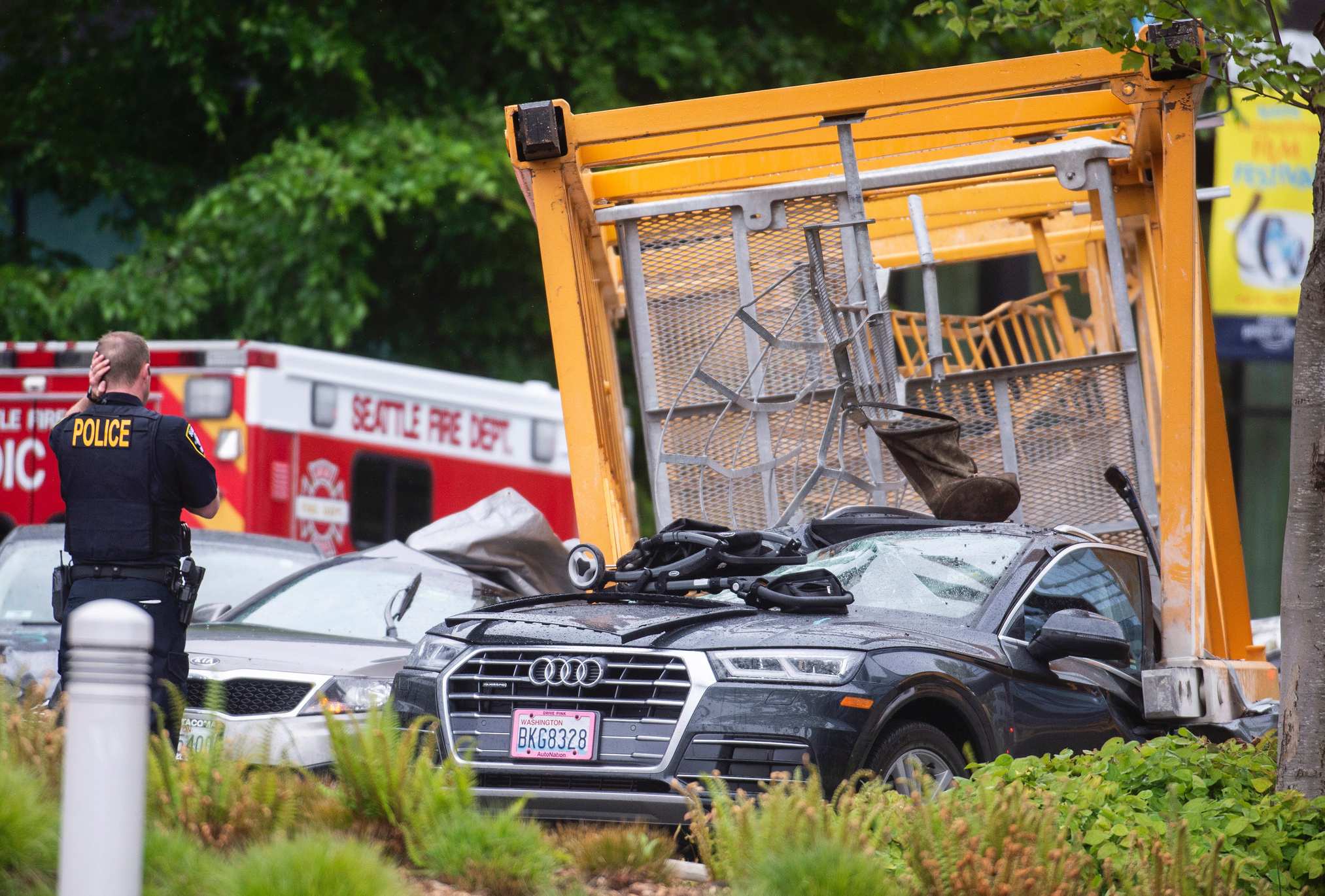 Seattle crane collapse on new Google building kills four people ...