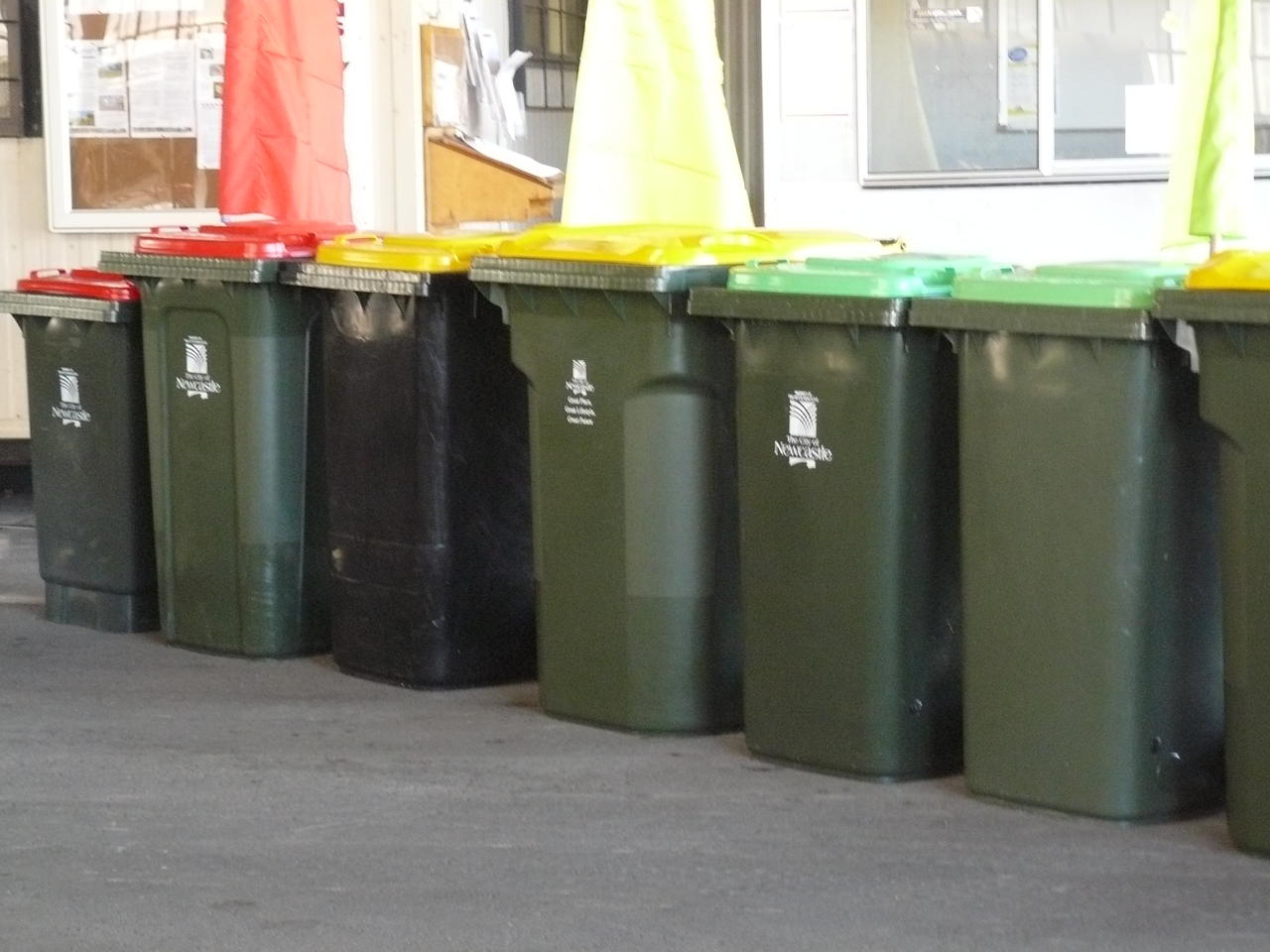 Newcastle rolls out new bins - ABC News