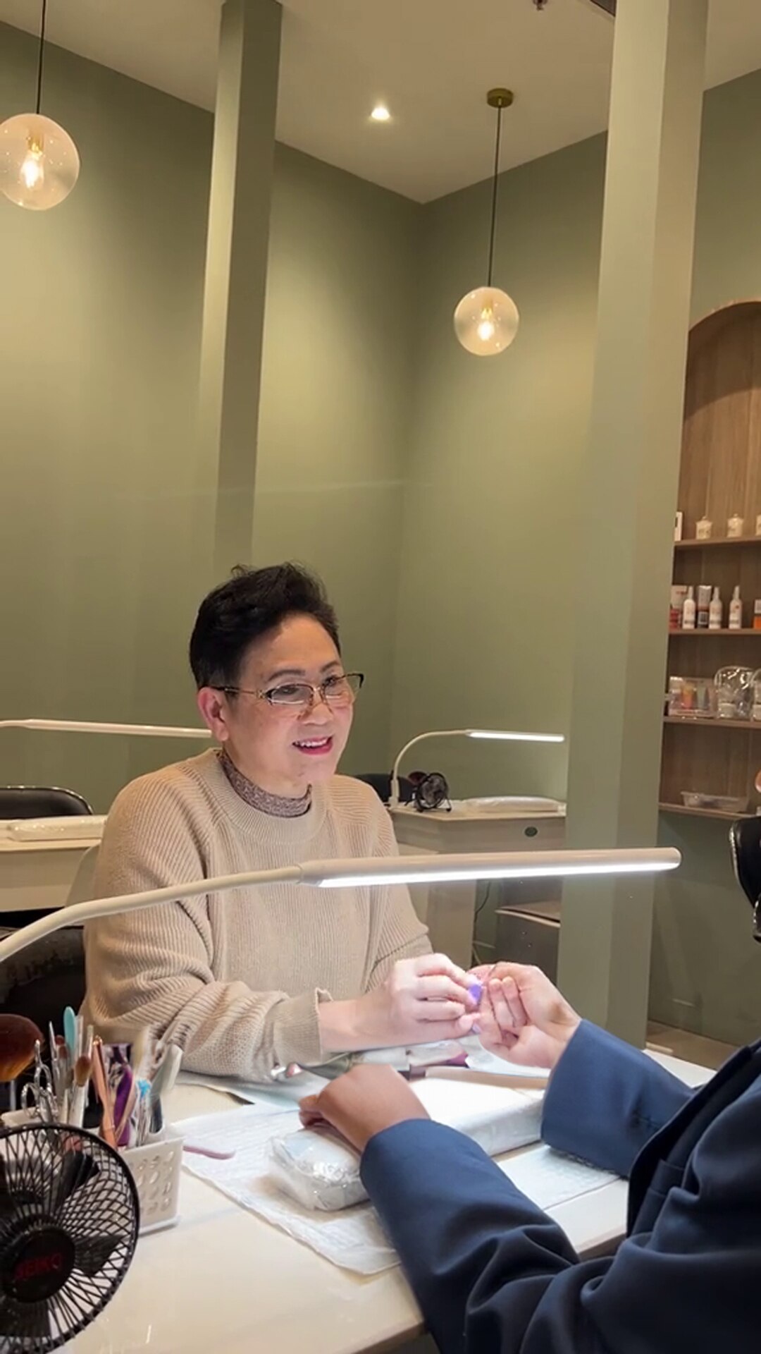 How Vietnamese migrants came to dominate nail salons - ABC News