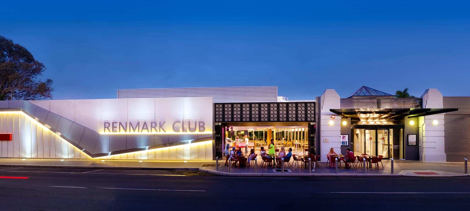 Renmark Club vies for bridal industry venue award - ABC News