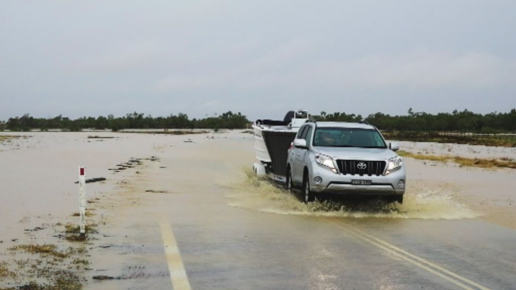 Winton flooding: Aerial footage shows extent of floods in drought ...