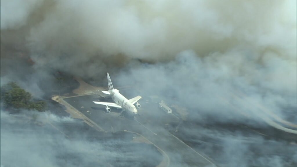 Bushfire at RAAF Pearce Air Base in Bullsbrook downgraded - ABC News