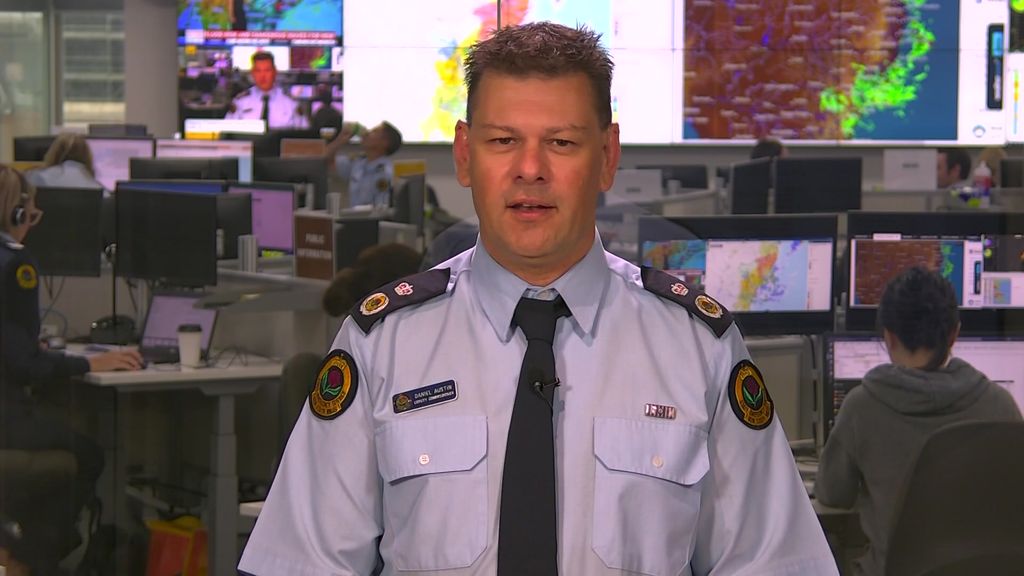 NSW SES has received 3,200 calls since Thursday - ABC News