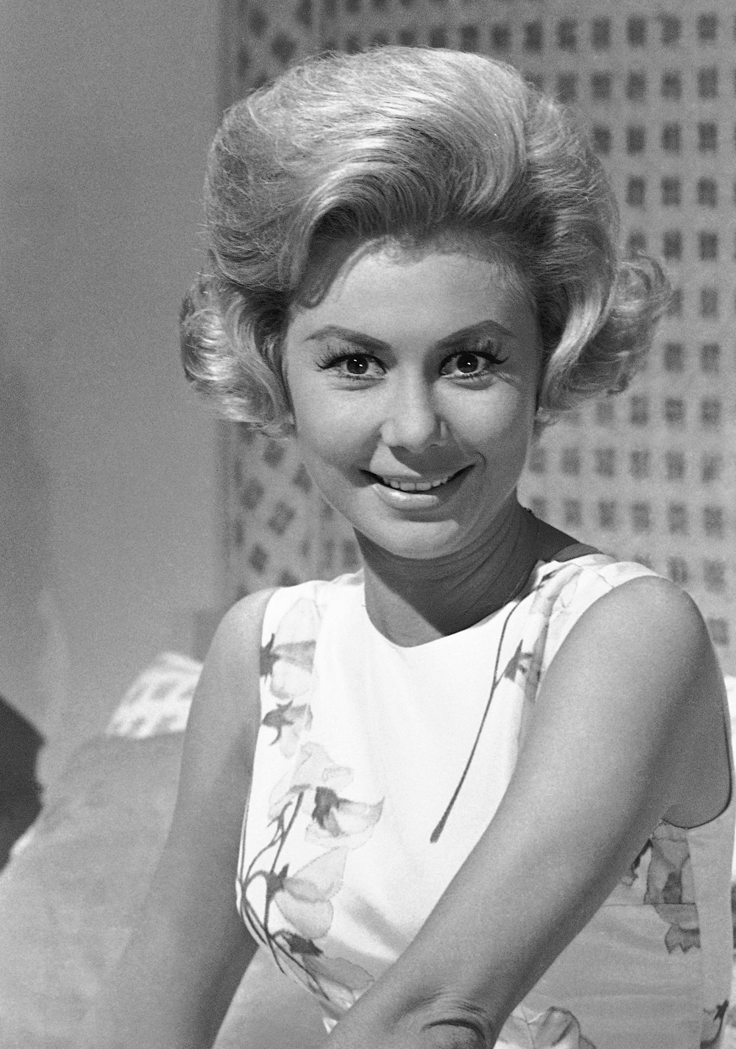 Mitzi Gaynor, American actor and singer, dies aged 93 - ABC News