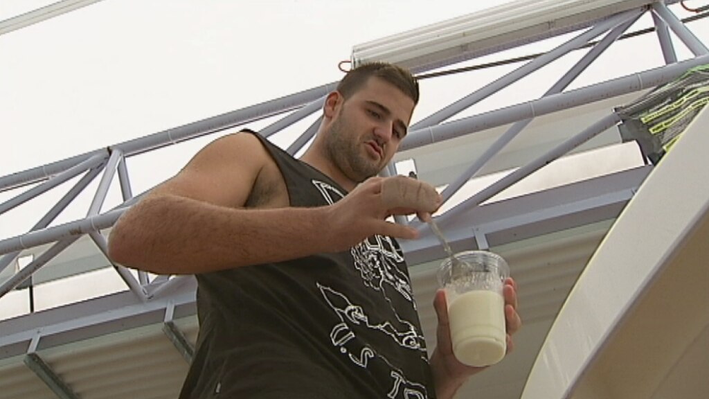 Teens warned of health risks as sports supplement trend grows - ABC News