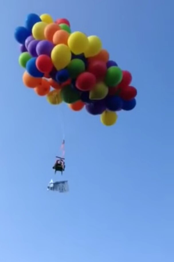 Flying lawn chair stunt with balloons sees Canadian man charged with ...