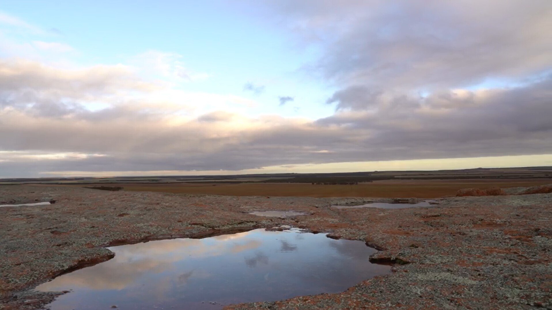 Take a tour of Australia's really big rocks - ABC News