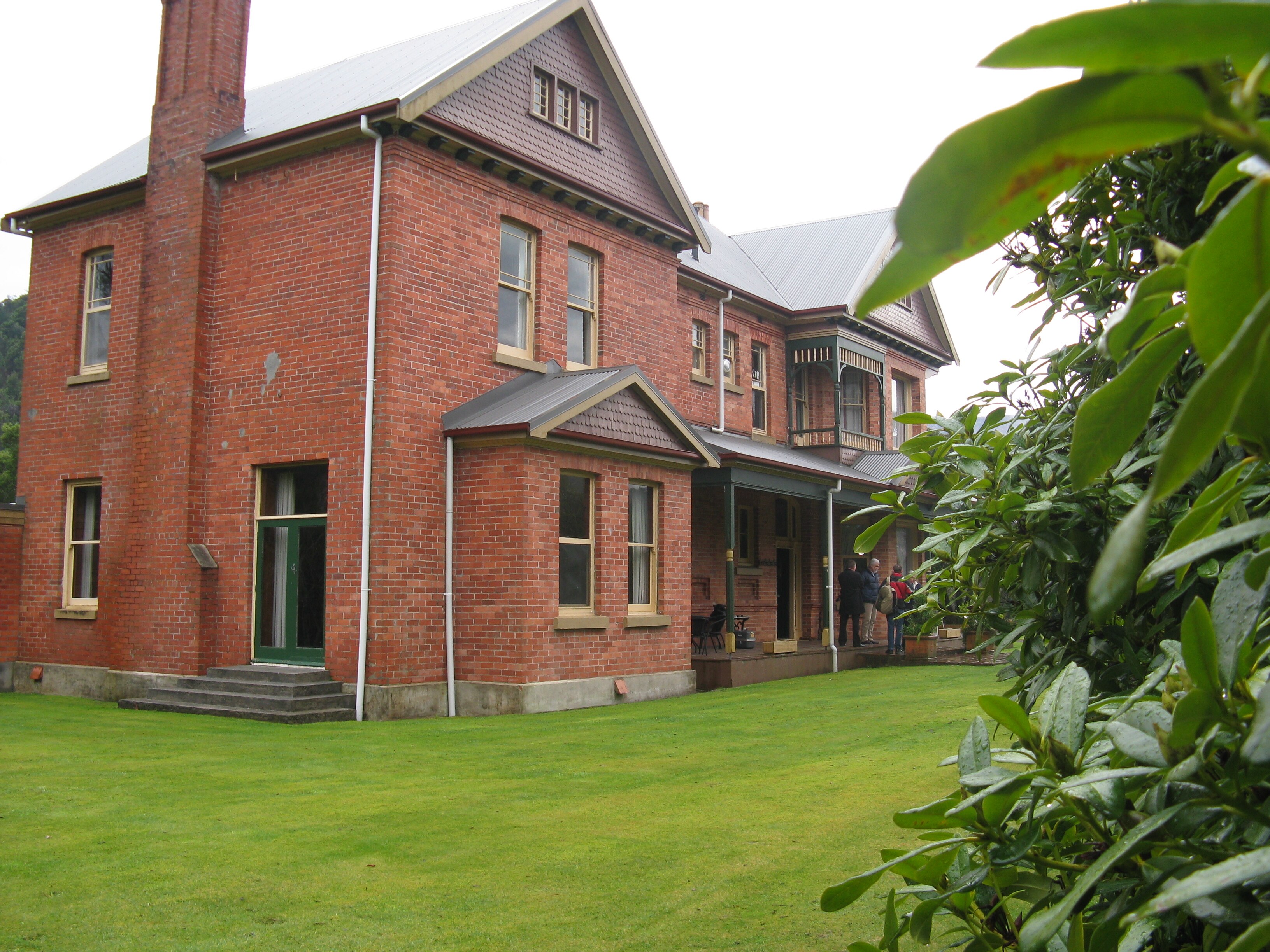 New lease on life for Queenstown building - ABC News