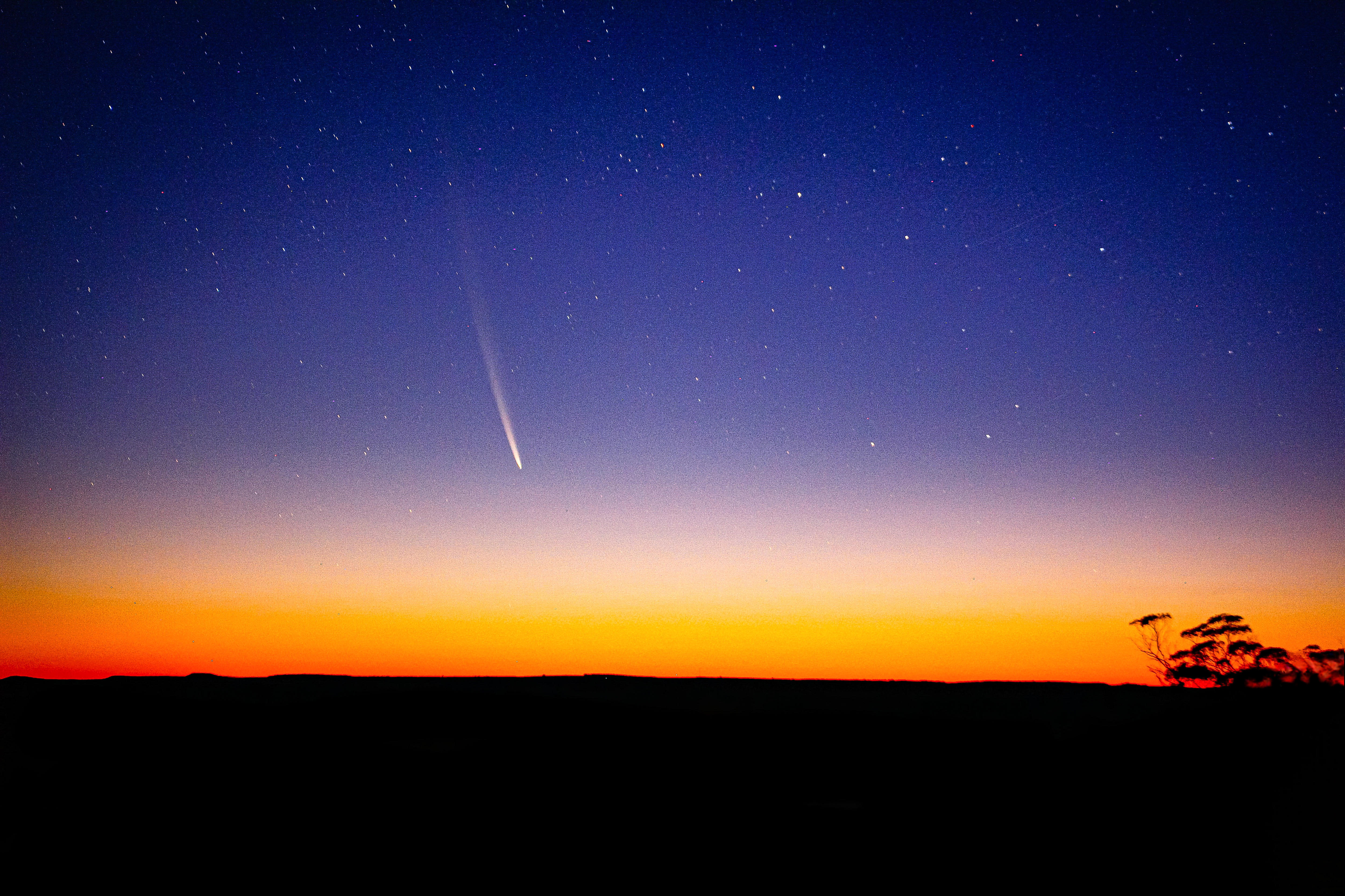 Comet Tsuchinshan-ATLAS puts on a show for Australian ...