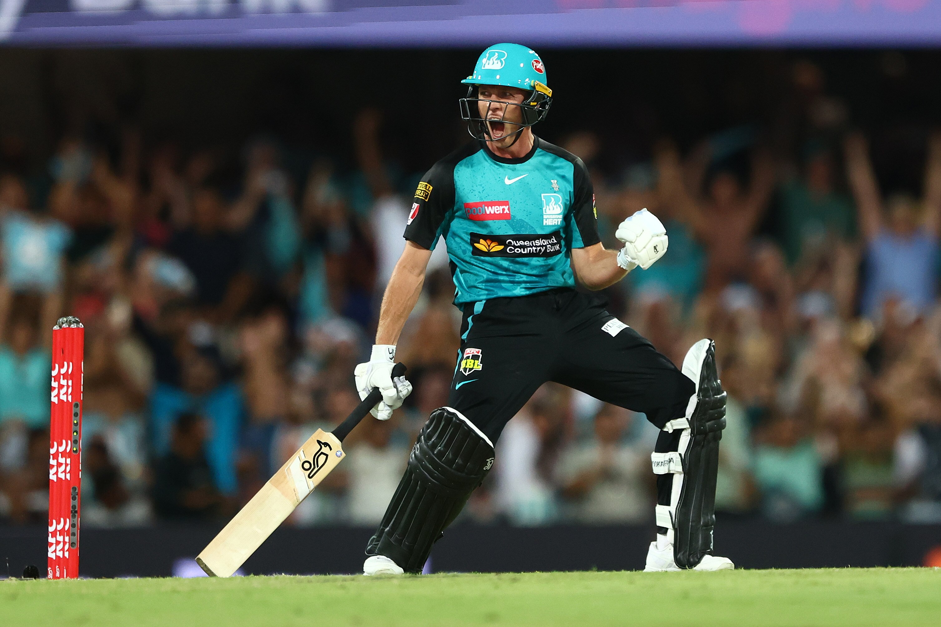 Nathan McSweeney stars as Brisbane Heat earn thrilling last-ball BBL ...