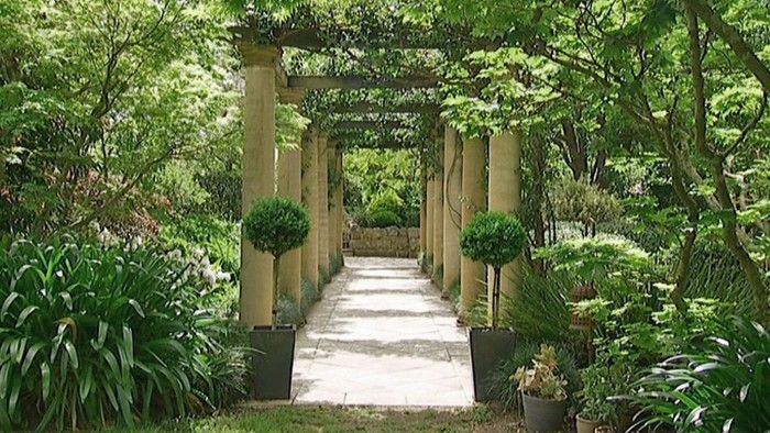Composting Gum Leaves - Gardening Australia