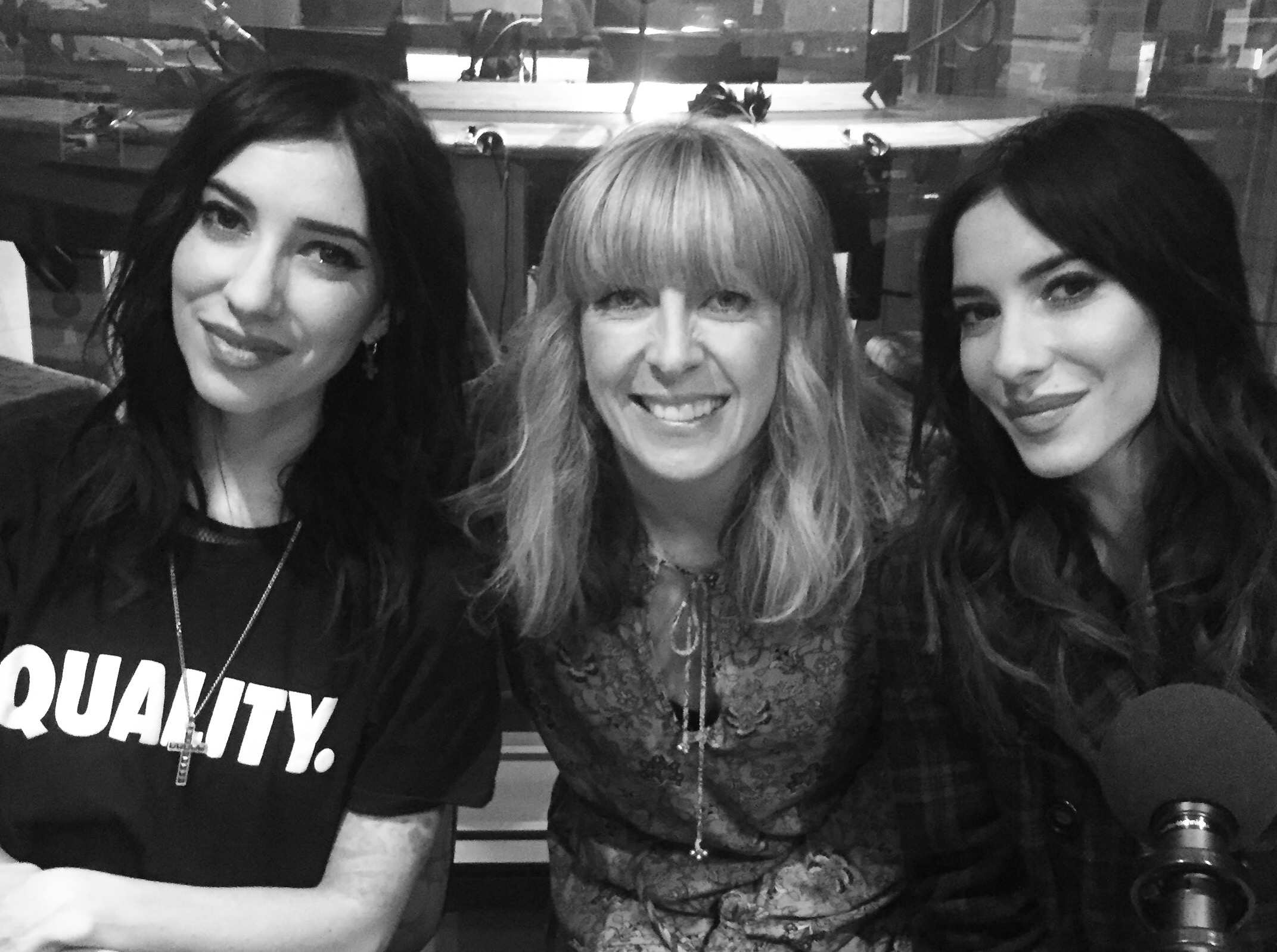 Identical twins Lisa and Jess Origliasso are The Veronicas - ABC Melbourne