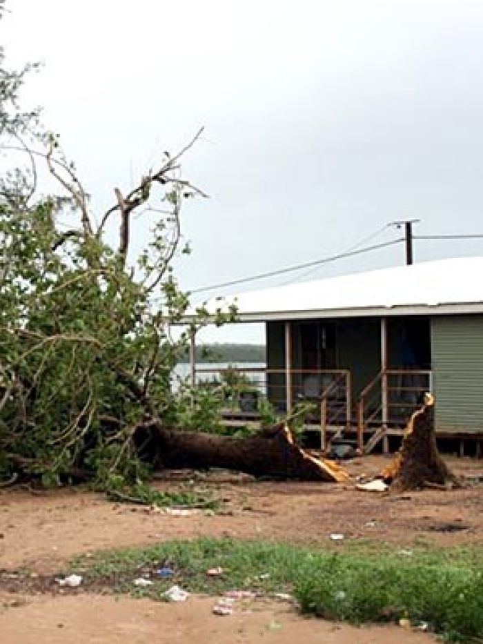 Ex-cyclone Grant dumps on Katherine - ABC News