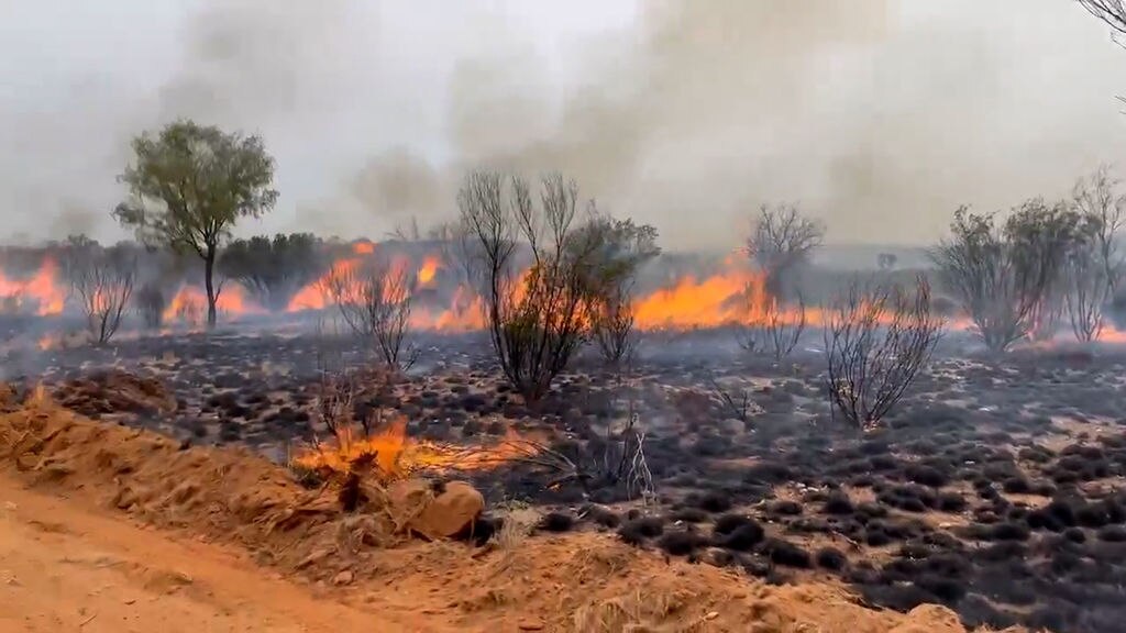 Fire tears through Undoolya Station - ABC News