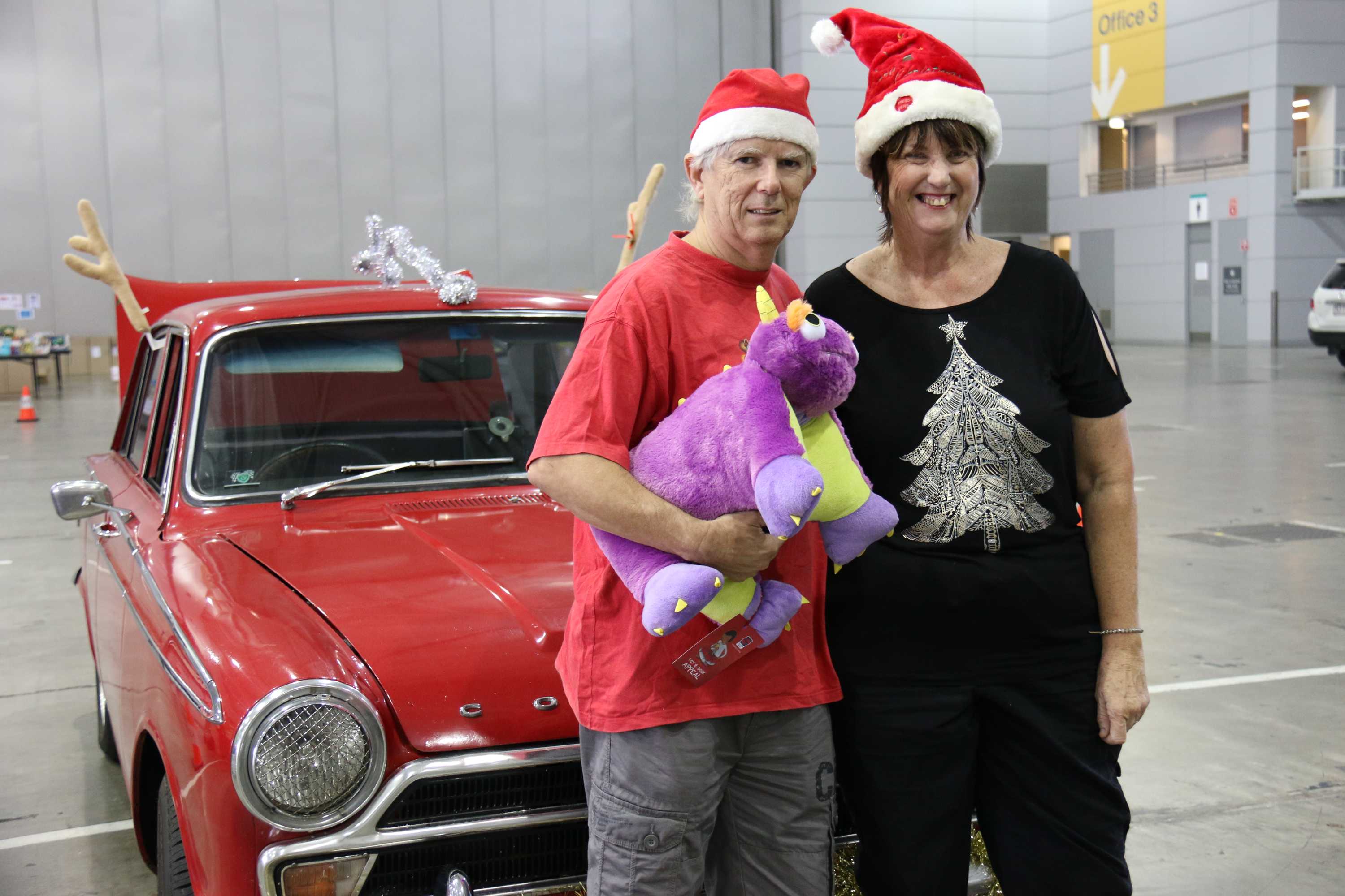 Christmas gifts delivered to hundreds of Queensland families in need ...