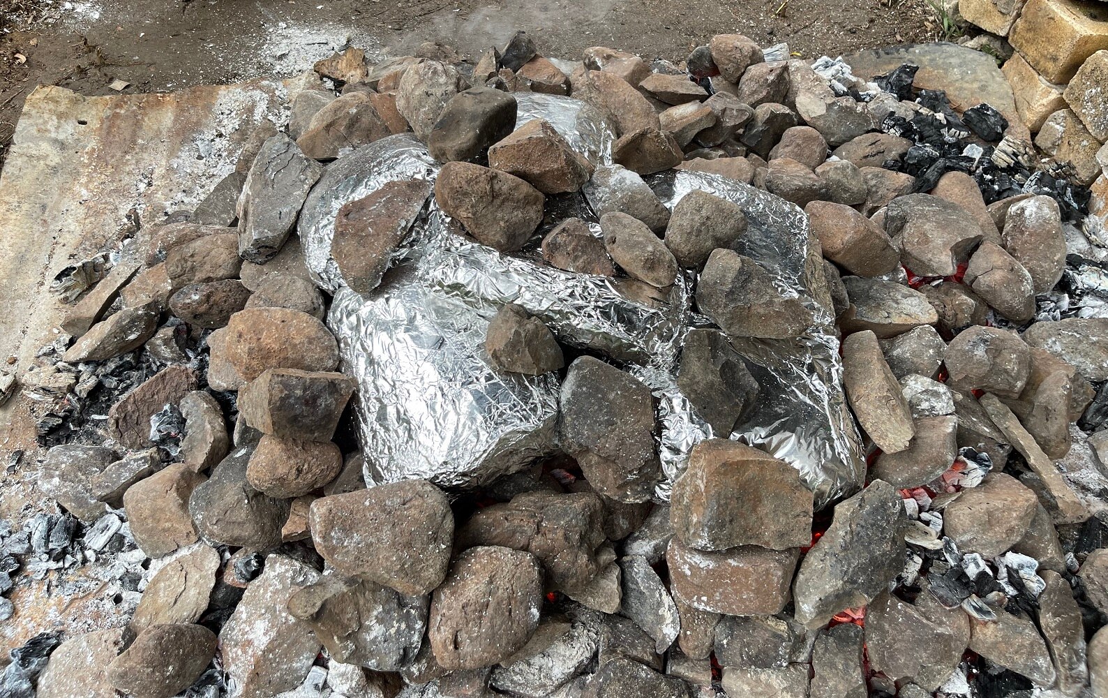 Cooking an umu, Queensland style, keeps Samoan culture alive - ABC News