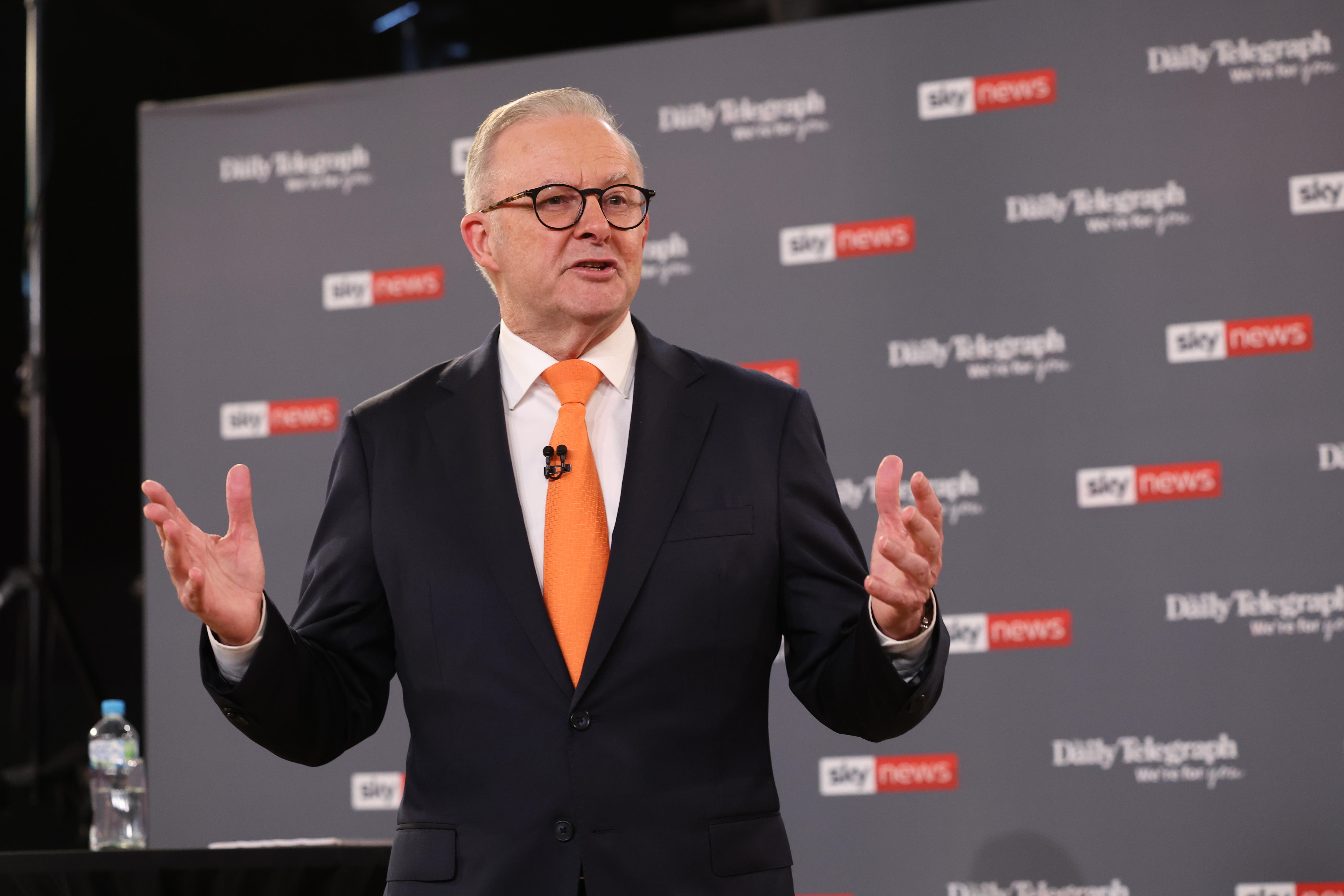 Family of single-punch manslaughter victim Luke Sweetman confront ...