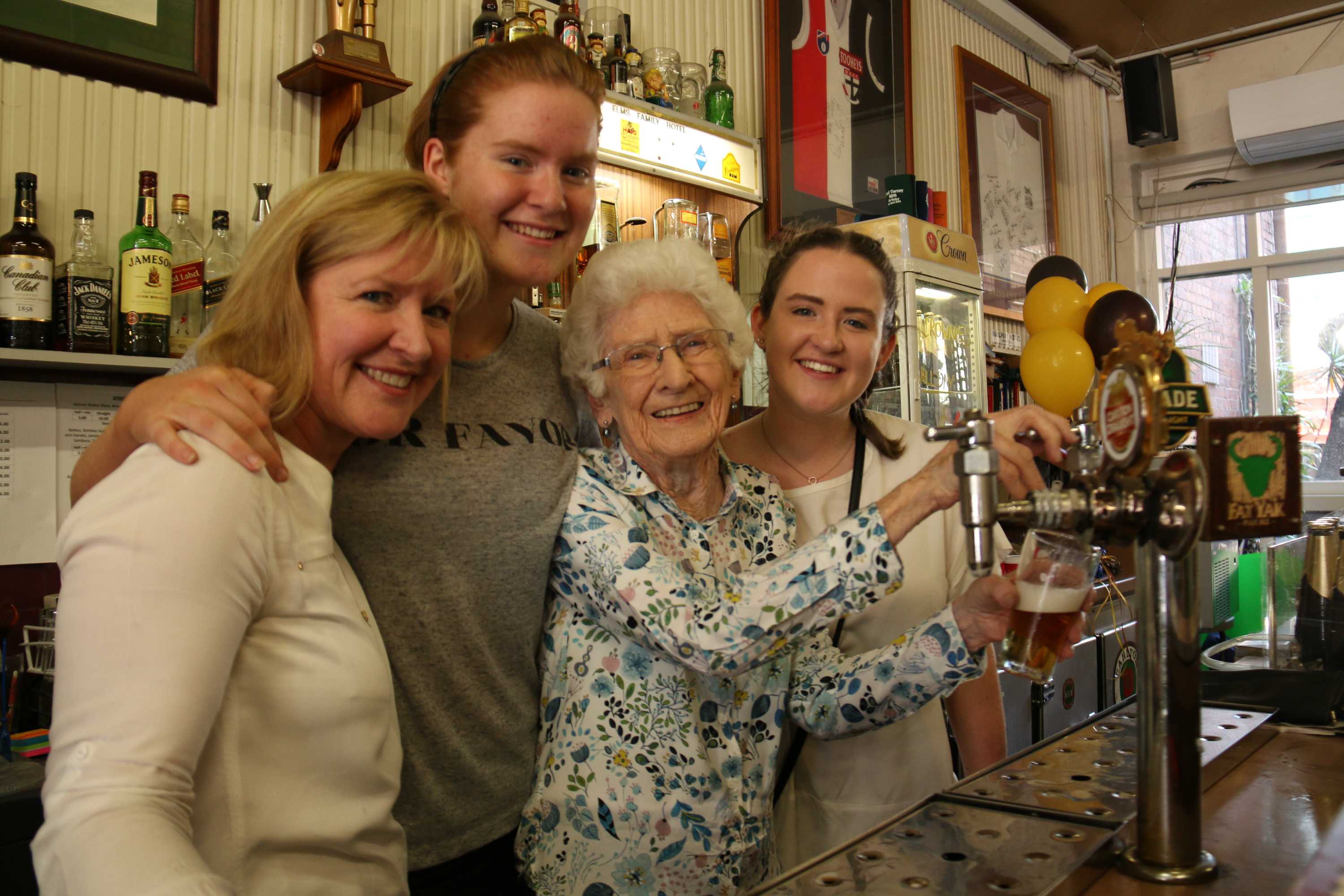 Elms Hotel in Melbourne to close after 160 years after being sold to ...