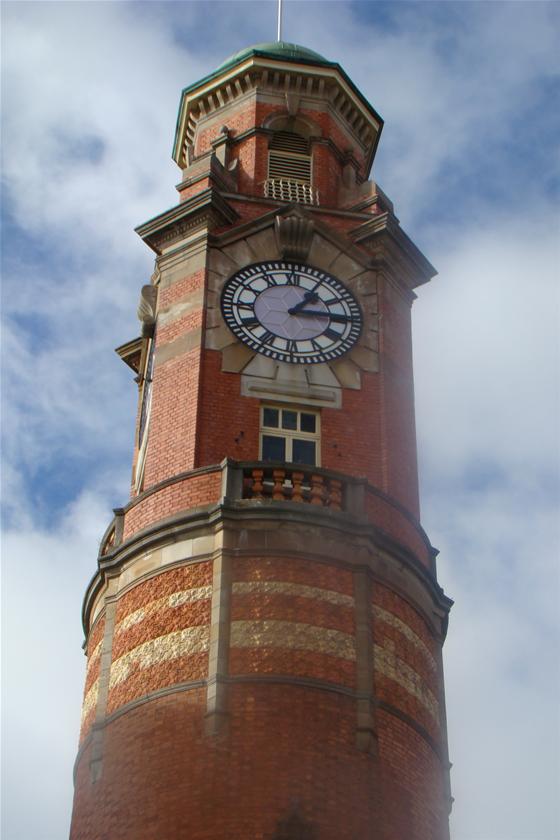 Launceston's clock ticks off tourists - ABC News