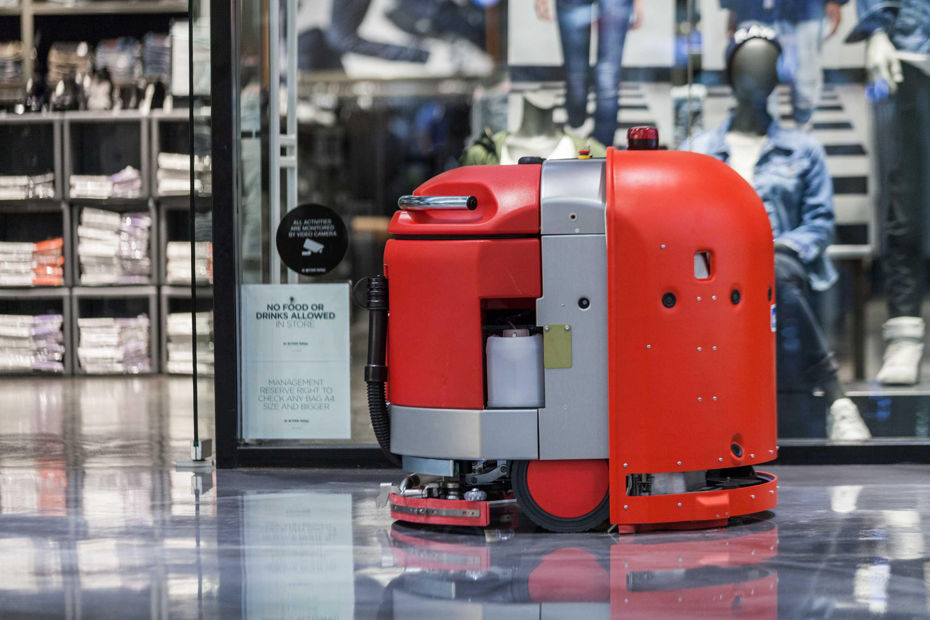 Robotic cleaners are being trialled by Australia's big shopping centres ...