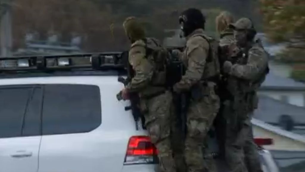 Prisoner Graham Enniss still on the run after escape from Risdon ...