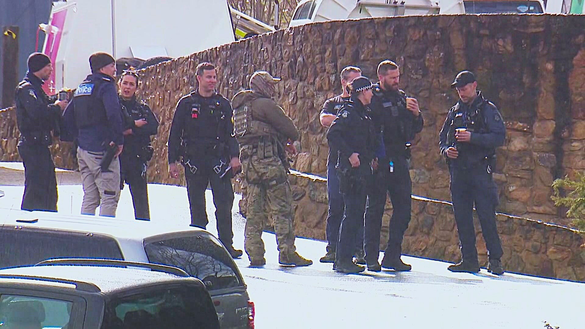 Police believe Porepunkah shooting suspect Dezi Freeman is being helped ...