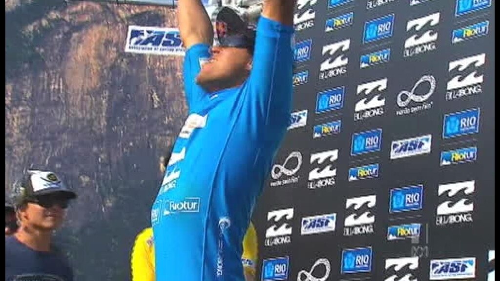 De Souza new number one surfer - ABC News