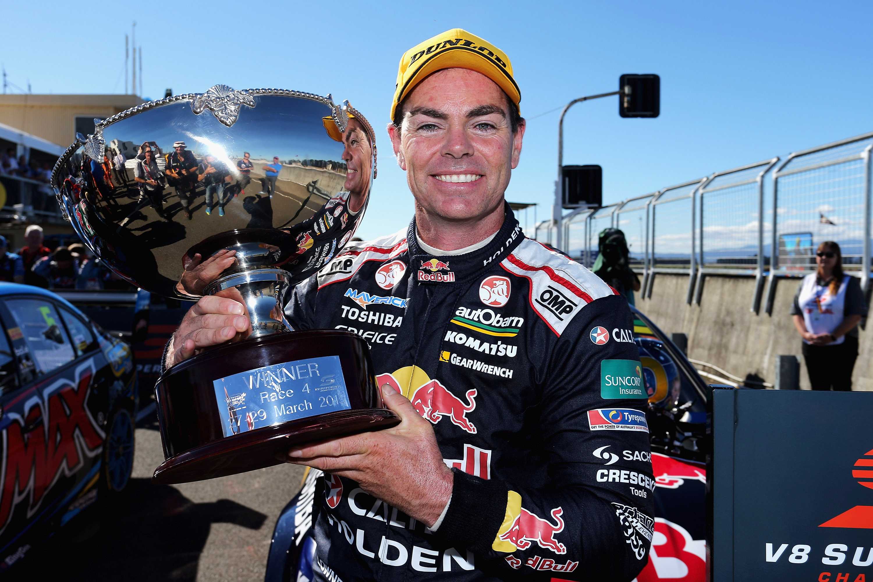 Craig Lowndes wins both Tasmanian SuperSprint V8 Supercars races - ABC News