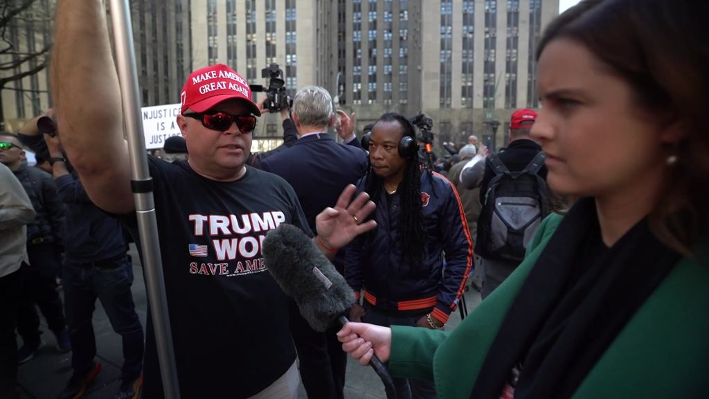 Trump fans and opponents rally outside Manhattan courthouse - ABC News