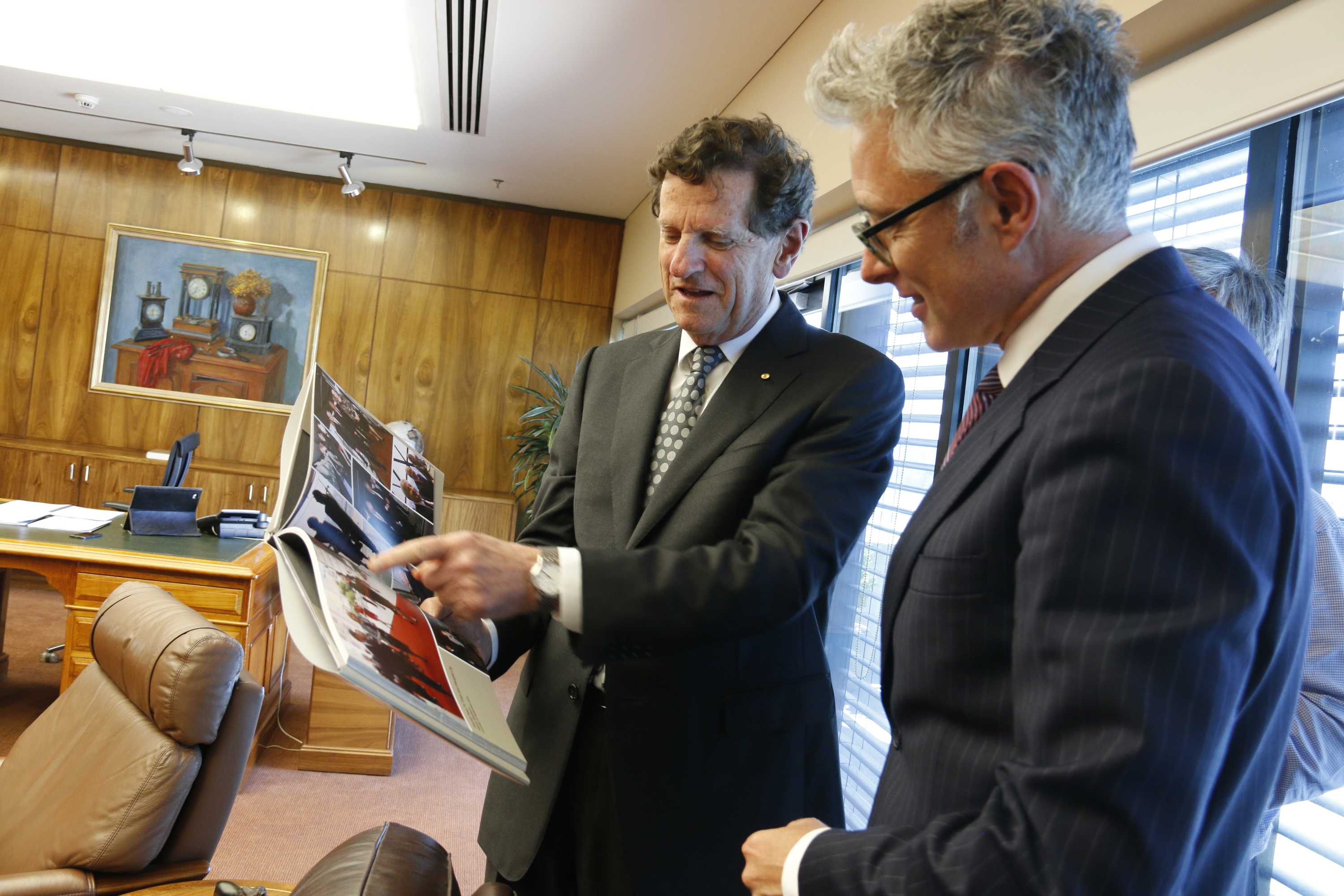 Retiring Chief Justice Robert French stands by silence on asylum seeker ...