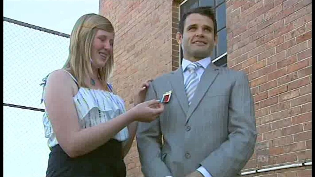 Hero celebrated after shark attack - ABC News