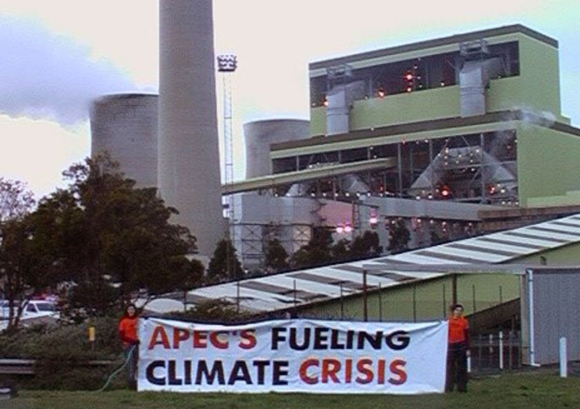 Power station protesters charged - ABC News